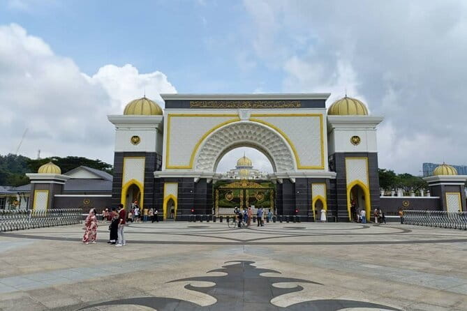 Kuala Lumpur Airport Transfer - Authentic Traveler Experiences