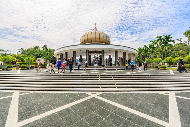 Kuala Lumpur City Highlights Group Tour - Masjid Negara: A Modern Symbol of Faith