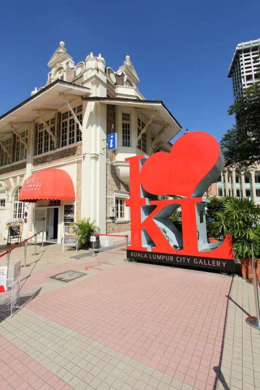 Kuala Lumpur: Half-Day Photo Tour with Petronas Twin Towers - Who Will Love This Tour?