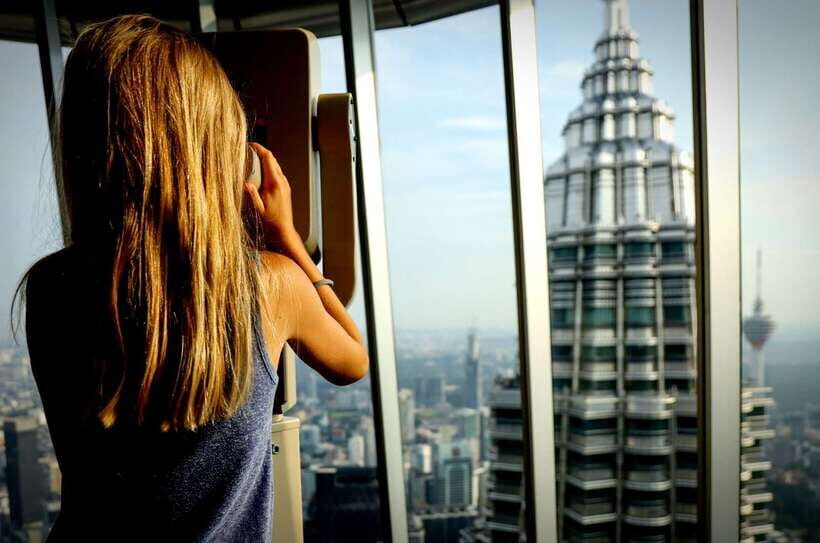 Kuala Lumpur Petronas Towers e-Tickets - The Experience of the Guides and Facilities