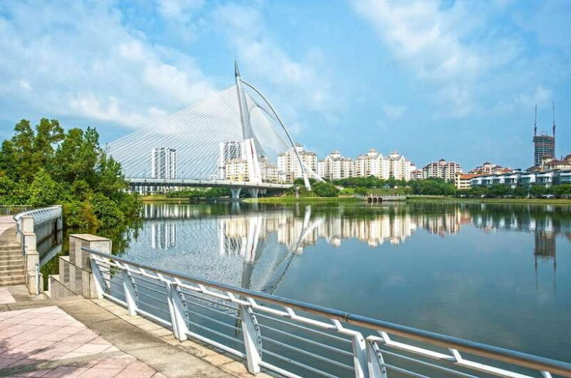 Kuala Lumpur: Putrajaya City Tour with Lake Cruise - Who is this tour ideal for?