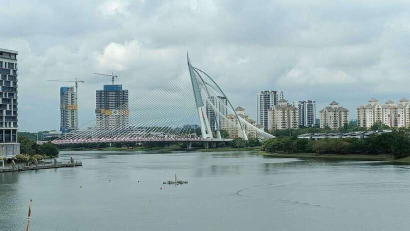 Kuala Lumpur: Putrajaya Tour with Hotel Pickup - Authenticity and Traveler Insights