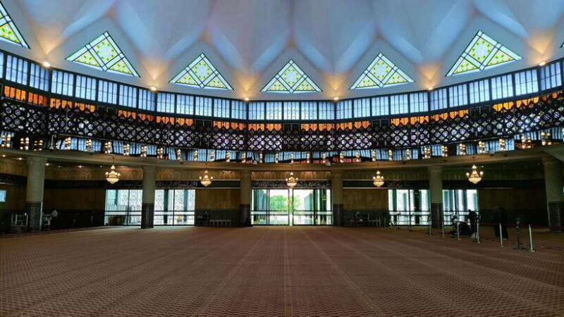 Kuala Lumpur: Temple & Shrine Tour (Private) - Who Should Consider This Tour?