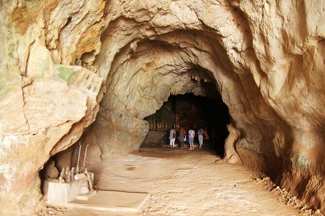 Kuangsi waterfall with sunset view Mekong cruiser Pakou Cave - Key Points