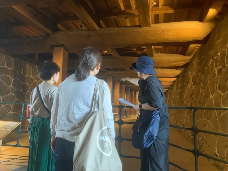 Kumamoto Castle Guided Tour With Locals - Historical Significance and Architectural Features