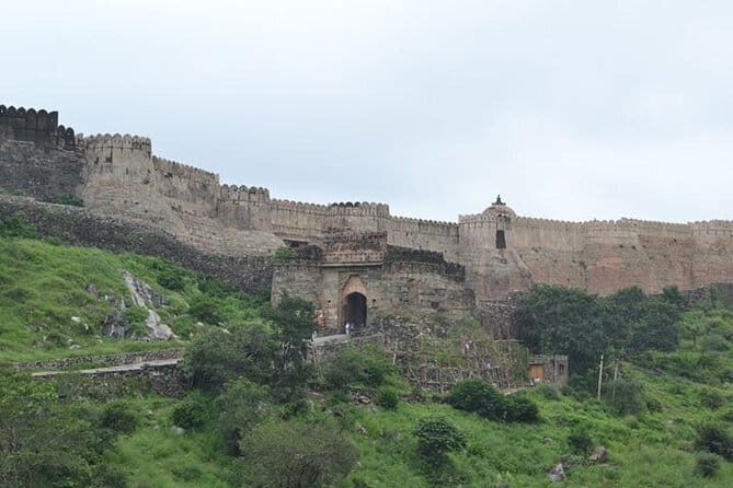 Kumbhalgarh and Ranakpur Same Day Tour with Lunch from Udaipur - The Itinerary in Detail: What to Expect