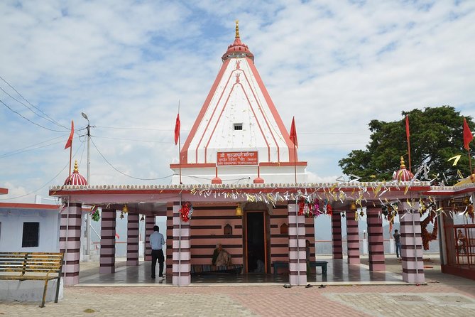 Kunjapuri Temple Sunrise Trek With Professional Guide - Transportation and Group Size