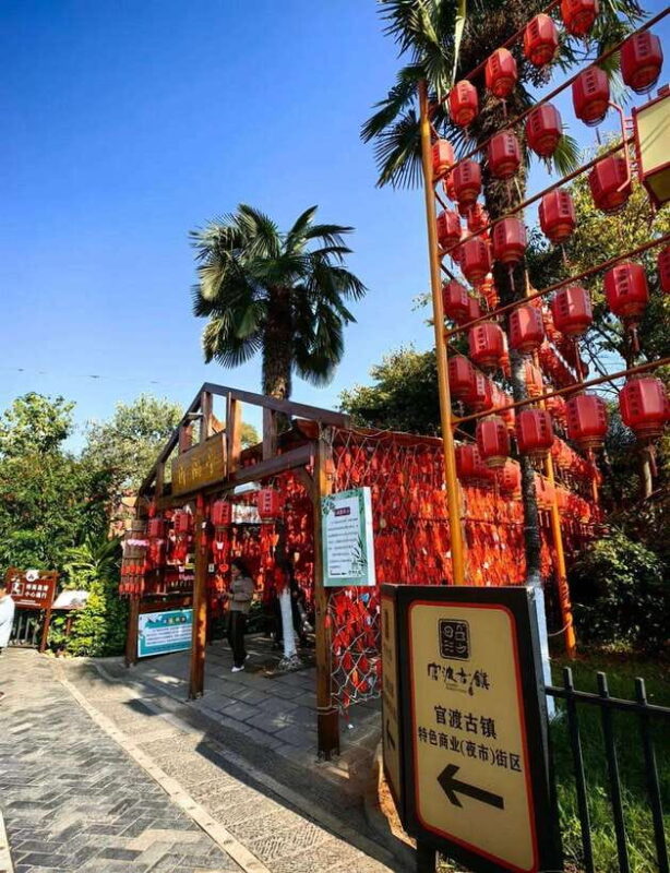 Kunming: Guandu Ancient Town Private Tour (Half-Day) - Visiting the Jin Gang Pagoda