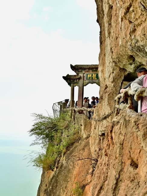 Kunming: Local Market, Ethnic Village & Dragon Gate Day Tour - Key Points