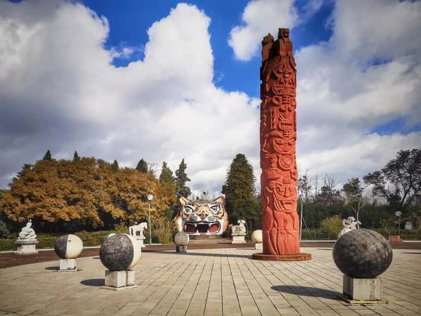 Kunming: Private Tour with Customizable Itinerary - Exploring Kunming with a Private Guide