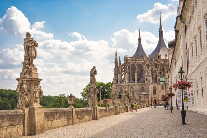 Kutna Hora Private Day Trip From Prague by Train - Logistics and Requirements