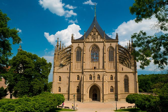Kutna Hora Private Day Trip From Prague With Lunch, Admission and Local Treat - Meeting and Pickup Details