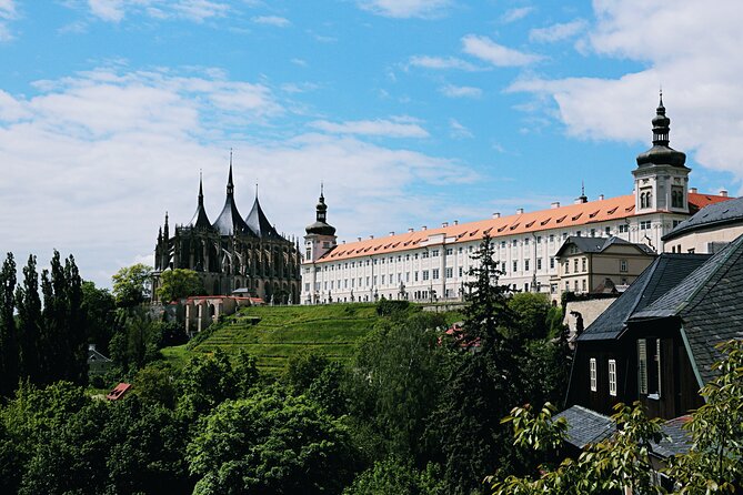 Kutna Hora Private Day Trip From Prague With Lunch, Admission and Local Treat - Enjoy a Delicious Local Lunch