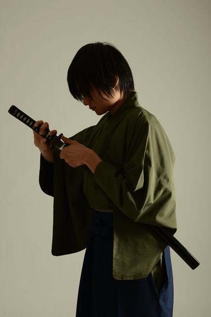 Kyoto: 1.5-Hour Samurai Makeover and Photo Shoot - Samurai Poses and Walking Techniques