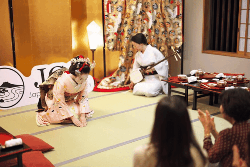 Kyoto 4 Hr Gion Private Guided Tour & Maiko or Geisha Dinner - Kyotos Gion District