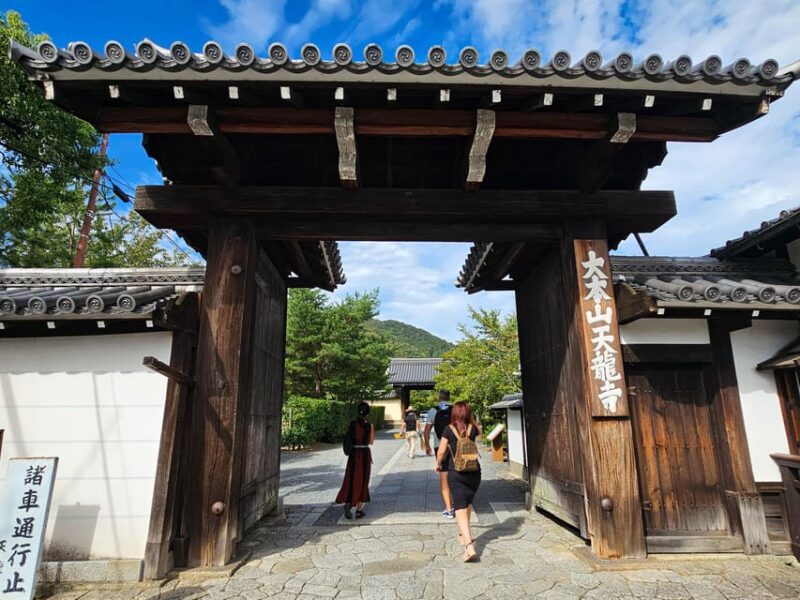 Kyoto: Arashiyama Bamboo Grove 3-Hour Guided Tour - Strolling Through the Kimono Forest