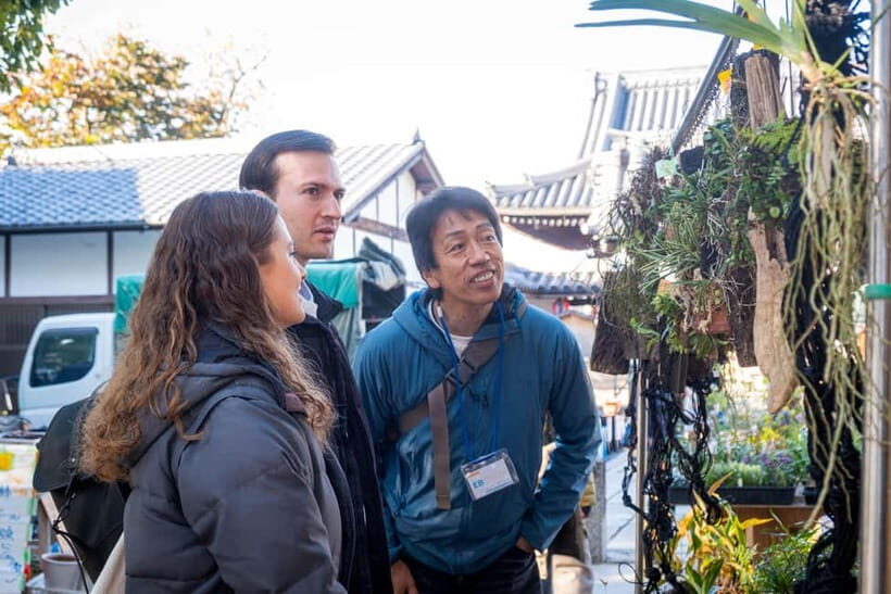 Kyoto: Chat & Treasure Hunt at To-ji Flea Market with Locals - Practicalities and What to Expect
