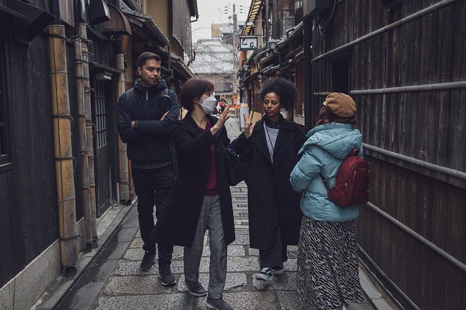 Kyoto Custom Highlight: Private Walking Tour With Licensed Guide - Licensed Local Guide