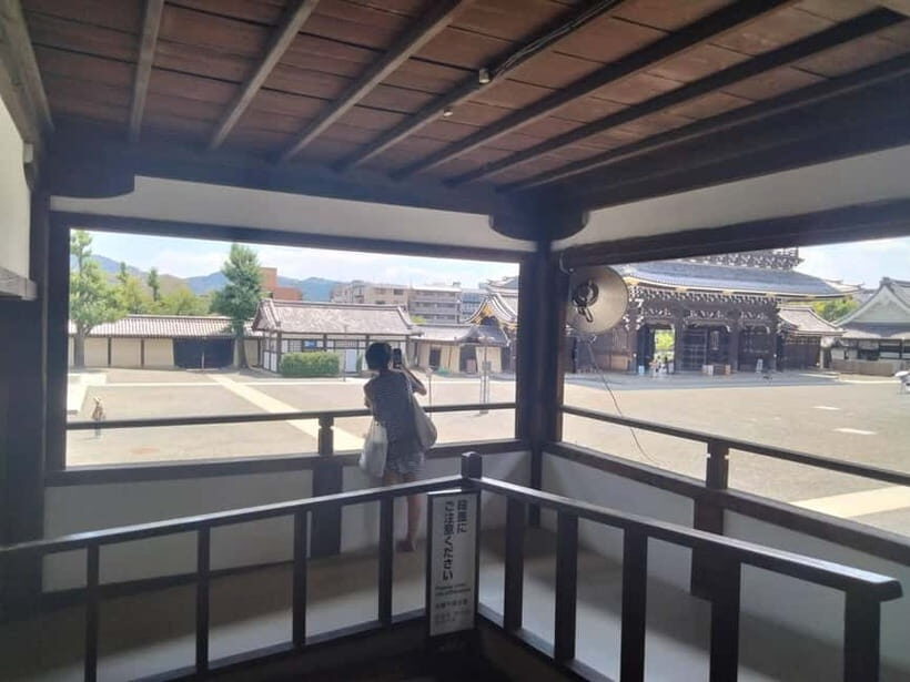 Kyoto: Discover Every Bit of Higashi Honganji Temple, 1.5 h - Key Points