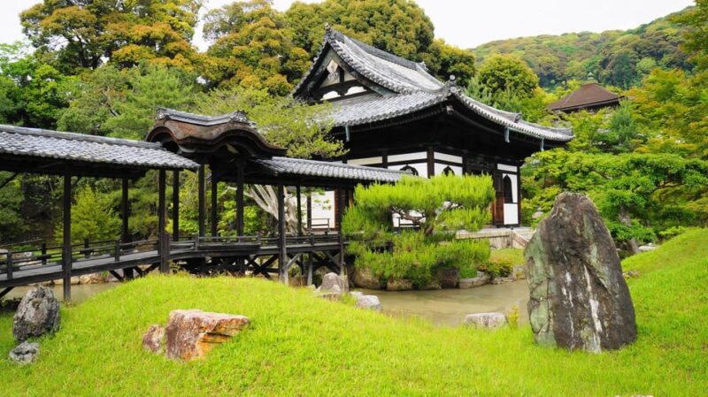 KYOTO: Exploring Six Scenic Spots With Sushi - Exploring the Serene Kodaiji Temple