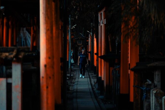 Kyoto Fushimi-Inari Night Walking Tour - Guide Expertise and Experience