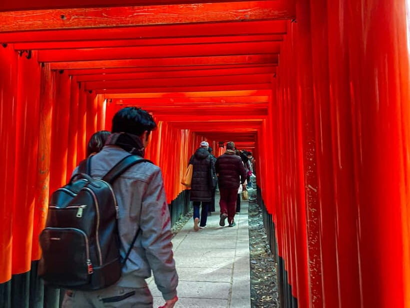 Kyoto: Fushimi Inari Night Walking Tour with Guide - Key Points