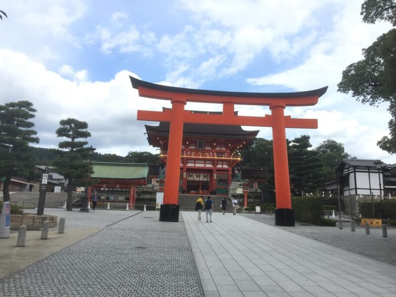Kyoto: Fushimi Inari Shrine and Mount Inari Guided Tour - Itinerary and Experience