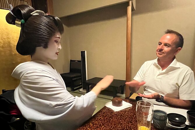 Kyoto: Geisha Dinner & Gion Cultural Walk - Exploring the Gion District