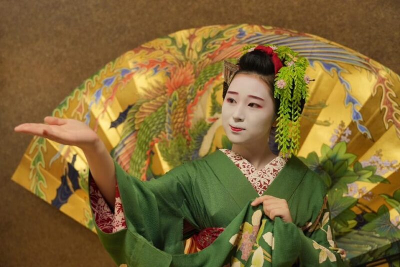 Kyoto: Gion Walking Tour, Geisha Show and Japanese Game - Meeting Point