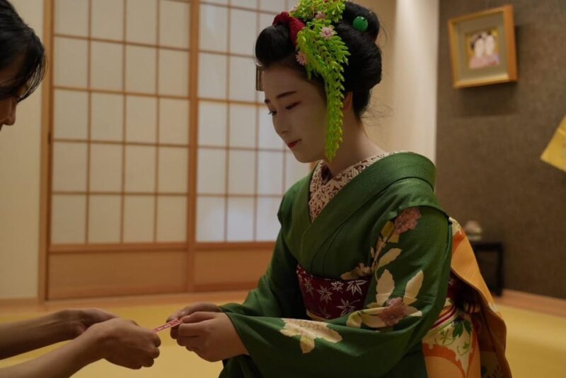 Kyoto: Gion Walking Tour, Geisha Show and Japanese Game - Booking Information