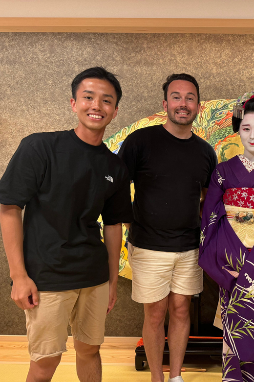 Kyoto: Gion Walking Tour, Geisha Show and Japanese Game - Captivating Maiko Performance