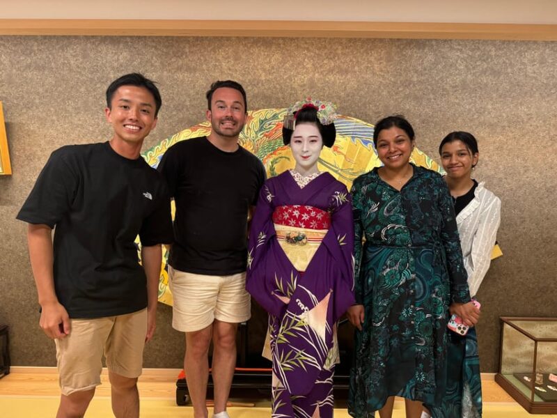 Kyoto: Gion Walking Tour, Geisha Show and Japanese Game - Engaging in Traditional Japanese Games