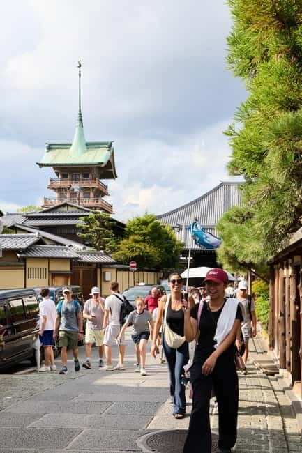 Kyoto: Gion Walking Tour - Walking Through Gion Shirakawa