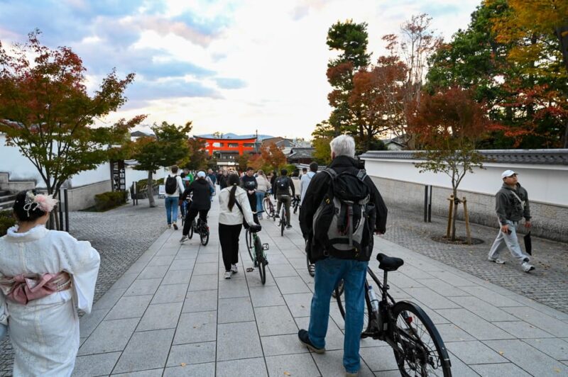 Kyoto: Half-Day Guided Bike Tour With Fushimi Inari - Key Points
