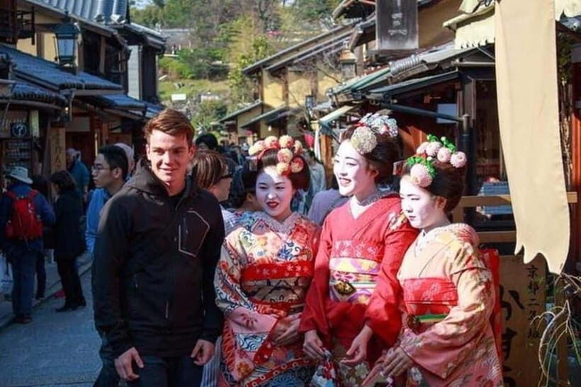 Kyoto Highlights: Gion & Fushimi Inari Tour with Guide - Practical Details: Navigation, Timing, and Value