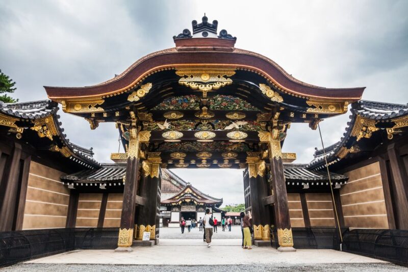 Kyoto: Imperial Palace & Nijo Castle Guided Walking Tour - Meeting Point and Punctuality