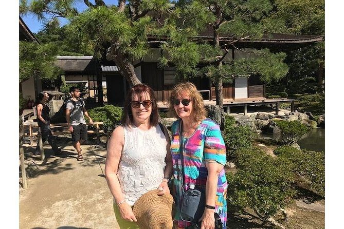 Kyoto Japanese Garden Lovers Private Tour With Government-Licensed Guide - Experiencing Japanese Hospitality With a Local Guide