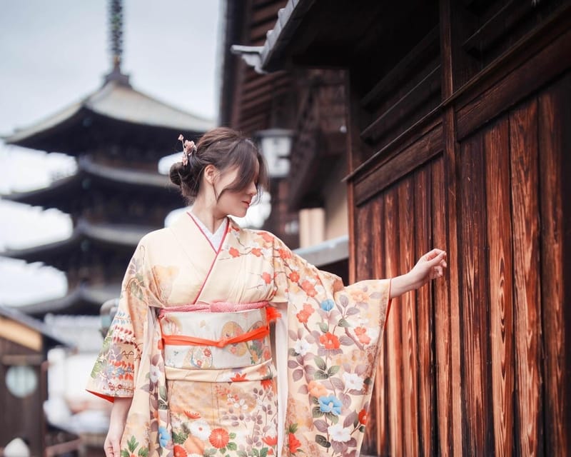 Kyoto: Kimono Rental and Guided Tour With Local Guide - Kimono Experience