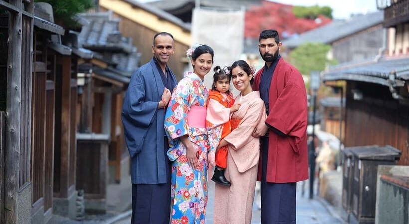 Kyoto Kimono Rental mimosaKimono/Yukata Rental Family Plan - Timing and Duration