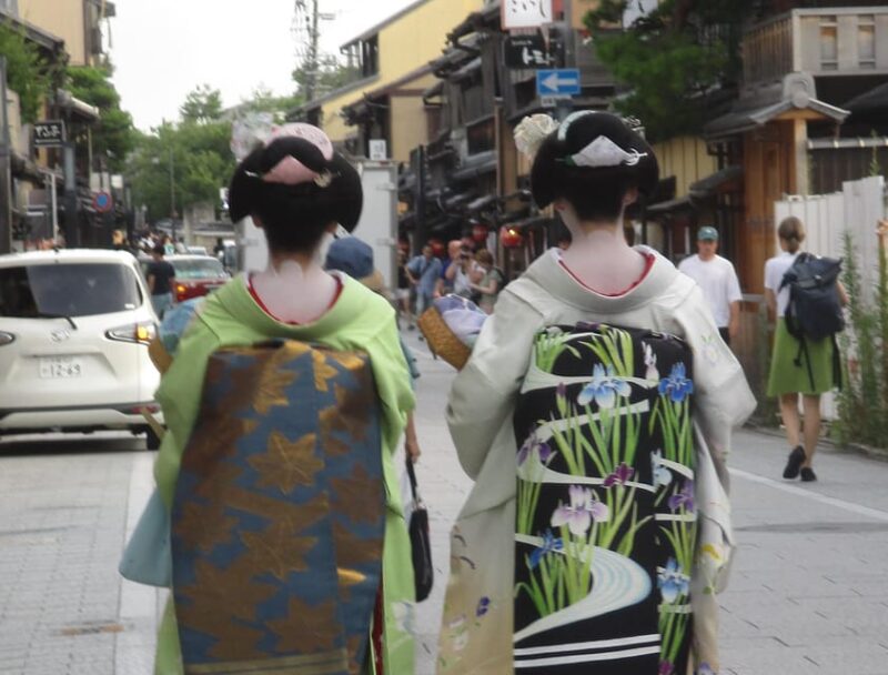 KYOTO: Kiyomizu Temple Gion Pagoda "Geisha" (Italian Guide) - Key Points