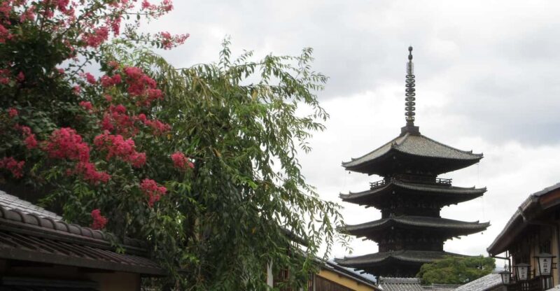 KYOTO: Kiyomizu Temple Gion Pagoda "Geisha" (Italian Guide) - Discovering the Charm of Gion