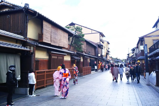 Kyoto Late Bird Walking Tour - Tour Highlights and Activities