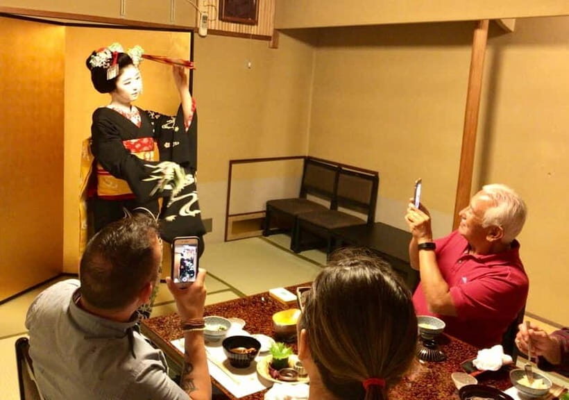 Kyoto: Maiko Dinner with Wagyu Kaiseki and Drinks - The Details of the Experience