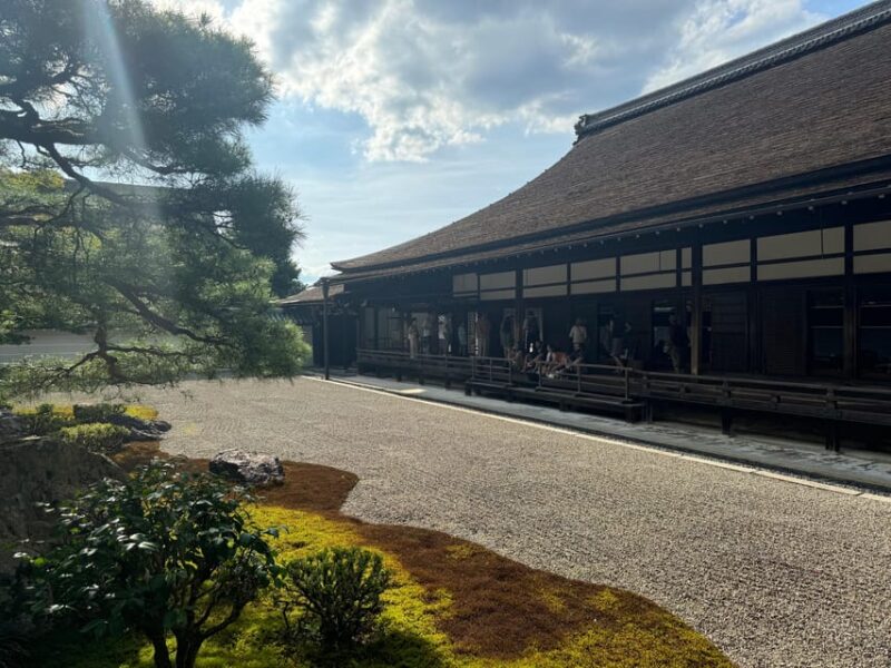 Kyoto: Nanzenji Zen Walk Through Gardens and Historic Sanmon - Appreciating Houdous Architecture