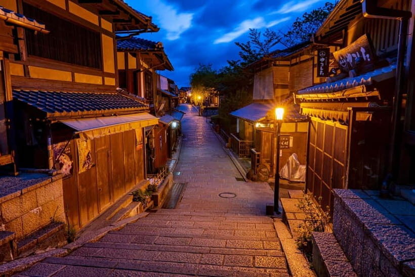 Kyoto: Night Walking Tour with Geisha Traditions - Key Points