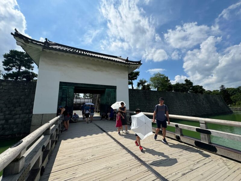 Kyoto: Nijo Castle, Noble Architecture & Gardens Guided Tour - Capturing Stunning Photographs