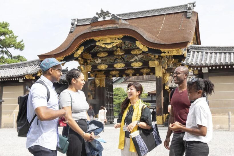 Kyoto: Nijo-jo Castle and Ninomaru Palace Guided Tour - Key Points