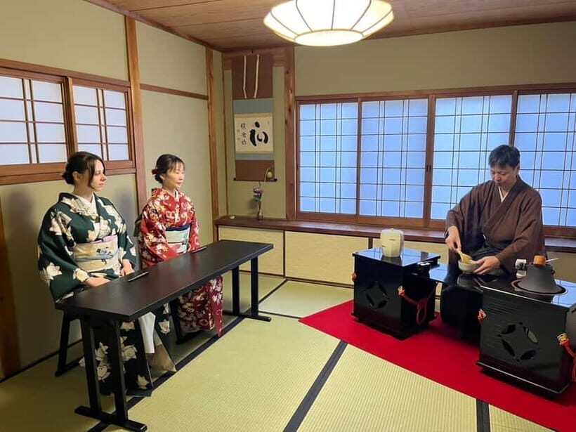 Kyoto Ninenzaka: Tea Ceremony in Old Townhouse with Chairs - Group Size, Duration, and Practicalities