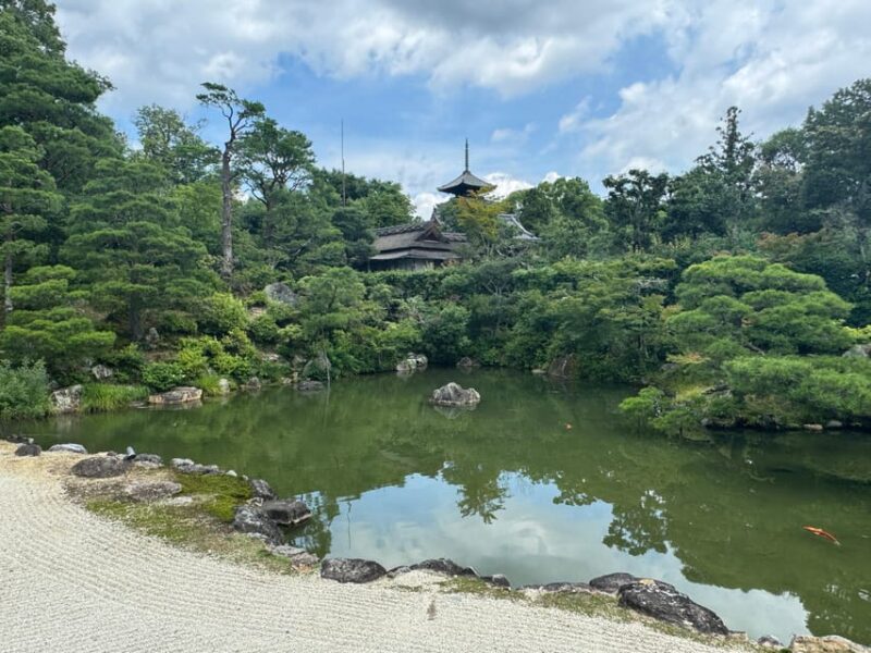 Kyoto: Ninna-ji, Stunning Pagoda and Gardens Tour in 75 Min - Guided Tour Details: Engaging Narratives