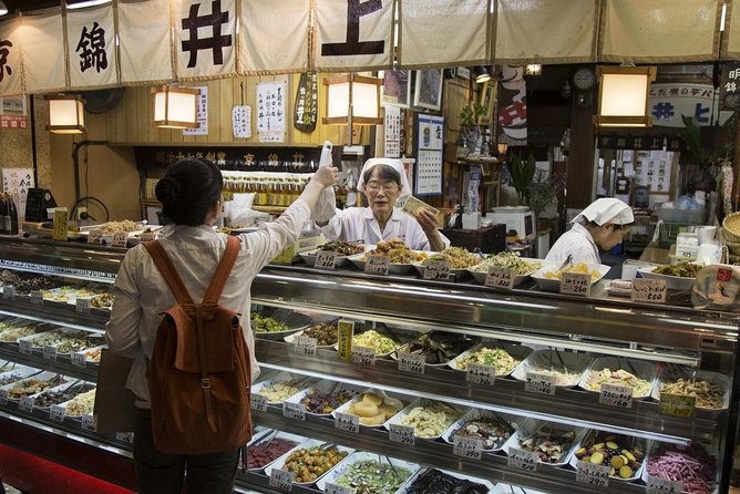 Kyoto Nishiki Market Tour - Navigating the Market With a Knowledgeable Guide